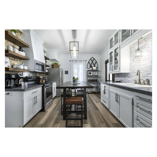 Wine Country Haus II - Farmhouse - Kitchen - Houston - by Amoraz Custom ...