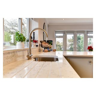 Authentic British Kitchen in Hove, East Sussex - Modern - Kitchen ...