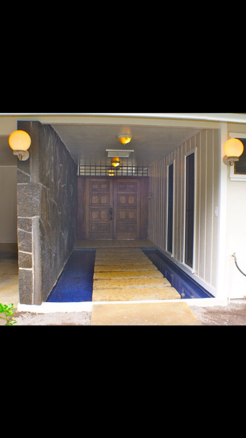 Dated 70s water feature entryway
