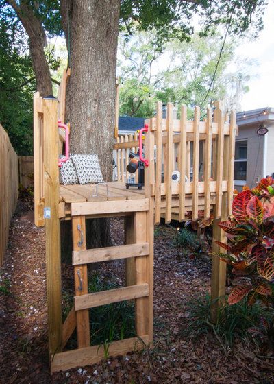 DIY Tree Forts and Deck Bring Out the Neighborhood Kids