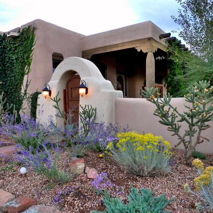 75 Beautiful Pink House Exterior Ideas & Designs - December 2025 | Houzz AU