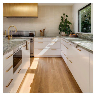 Wayne - Midcentury - Kitchen - Orange County - by XAG Designs | Houzz