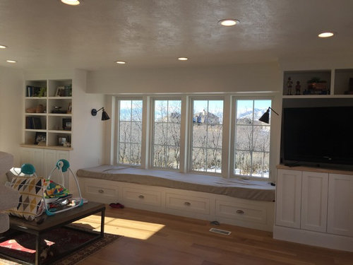 Large window seat, 12 feet, how many cushions?