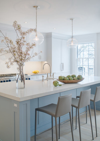 New This Week: 3 Amazing Kitchens With Light-Colored Cabinets