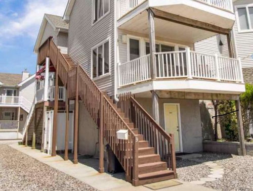 3 story vertical staircase