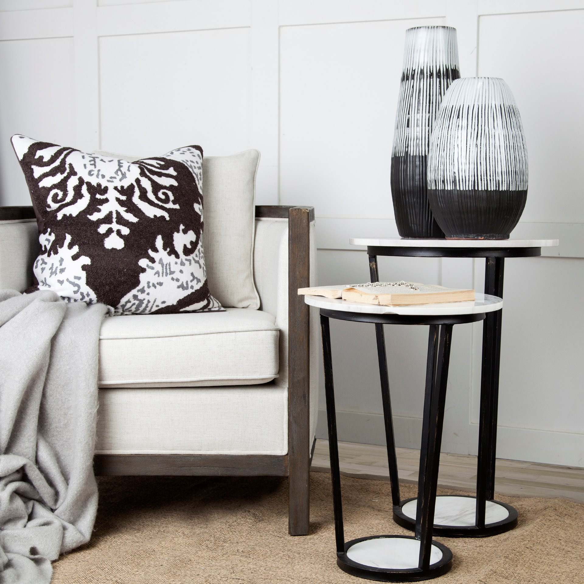 Bombola White Marble w/Black Metal Frame Round Accent Table, Large ...
