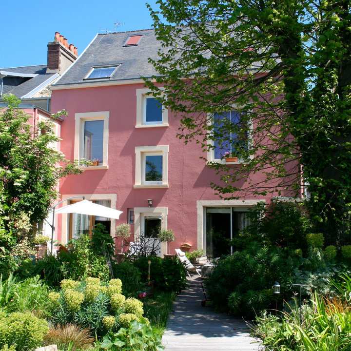 75 Beautiful Pink Exterior Ideas & Designs - May 2026 | Houzz AU