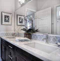 Master bath vanity backsplash height and walls?