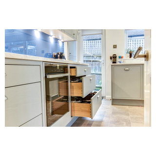 Authentic British Kitchen in Hove, East Sussex - Modern - Kitchen ...