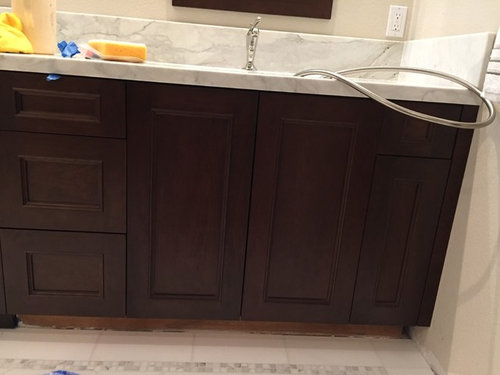 What Cabinet pulls with mixed metals | Houzz Forum