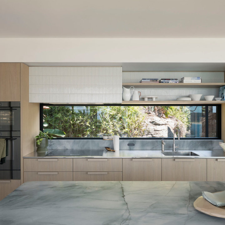 75 Beautiful Kitchen with Window Splashback Ideas & Designs - December ...