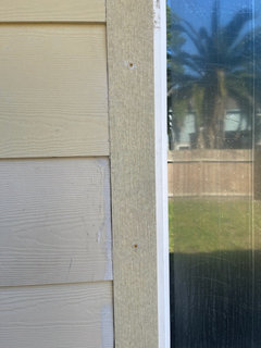 Is this proper siding installation around windows? | Houzz Forum