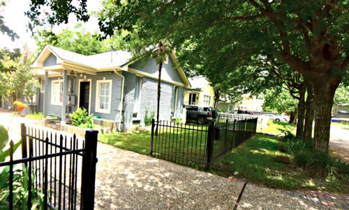 Curb appeal for a sideways house.