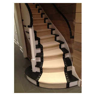 Glencoe, IL - Lower Level Stair Runner - Contemporary - Staircase ...