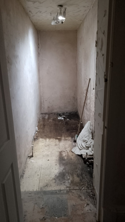 Ideas for a narrow internal bathroom | Houzz UK