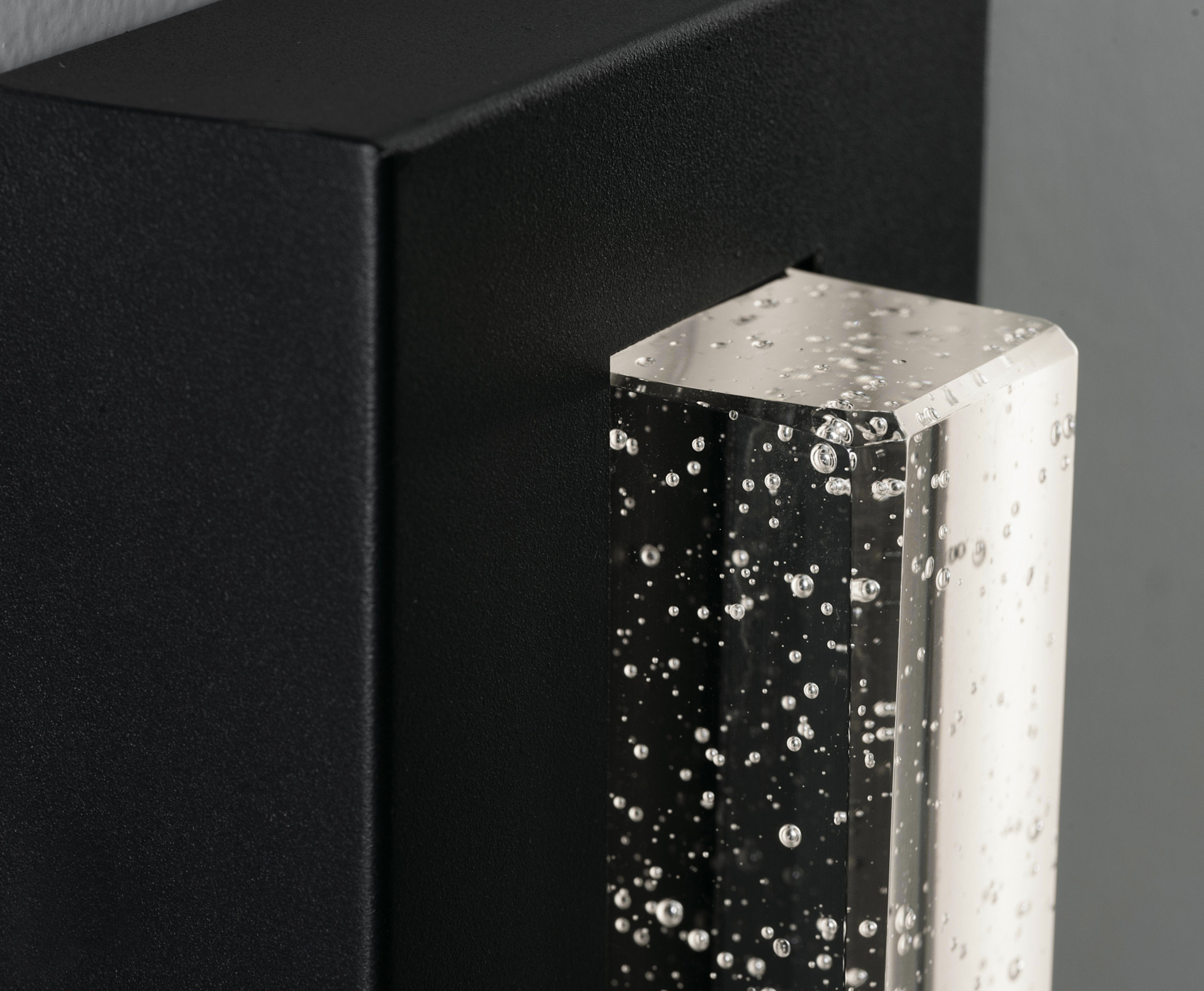 AFX BEAW0518LAJUD Beam 18" Tall LED Outdoor Wall Sconce - Modern ...