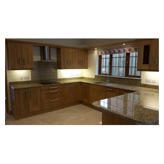 Clonmel Solid wood kitchen - Rustic - Kitchen - Belfast - by Red Leaf ...