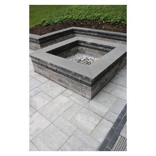 Large Scale Patio and Fire Pit: Unilock Beacon Hill Flagstone Pavers ...