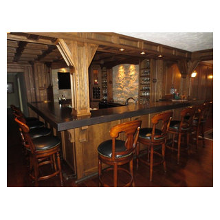 Old World Bar - Home Bar - Chicago - by Cherrytree Kitchens | Houzz