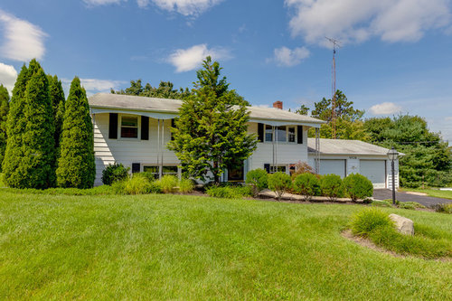 1960s "colonial" split level facade help