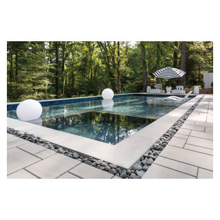 Staycation Traditional Backyard with Pavers and Cobblestone Inlay ...