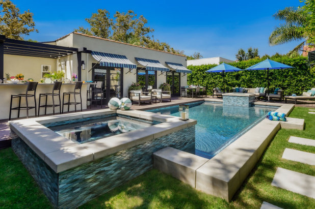 Yard of the Week: Poolside Oasis With a Resort-Like Feel