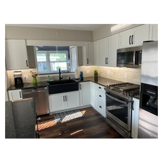 Small Transitional Kitchen Remodel Done in a Two-Tone Color ...