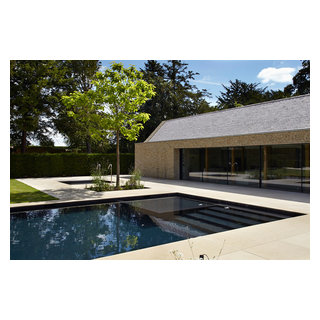 OUTDOOR SWIMMING POOL WITH BUILT-IN CHILDREN'S POOL - New York - par ...