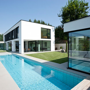 75 Beautiful Side Yard Pool Pictures & Ideas | Houzz