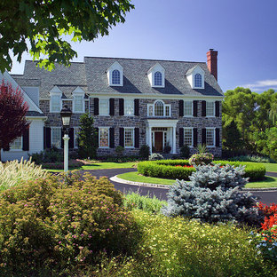 75 Most Popular Victorian Driveway Garden Design Ideas for November ...