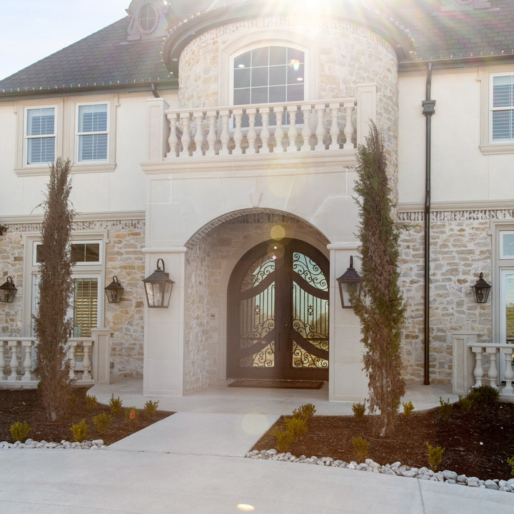 75 Beautiful Front House Exterior Ideas and Designs - January 2026 ...