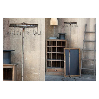 Charming Bicycle Wheel Coat Rack - Miami - by Antique Farmhouse | Houzz