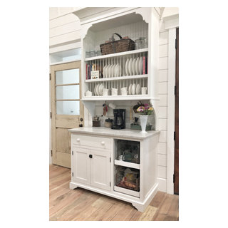 Classic Farmhouse Plate Rack - Farmhouse - Kitchen - Orlando - by Wendy ...