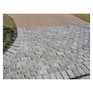 Granite driveway apron and Peagravel aggregate driveway and motor court ...