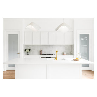 Absolute Blanc shines in fresh contemporary kitchen - Contemporary ...