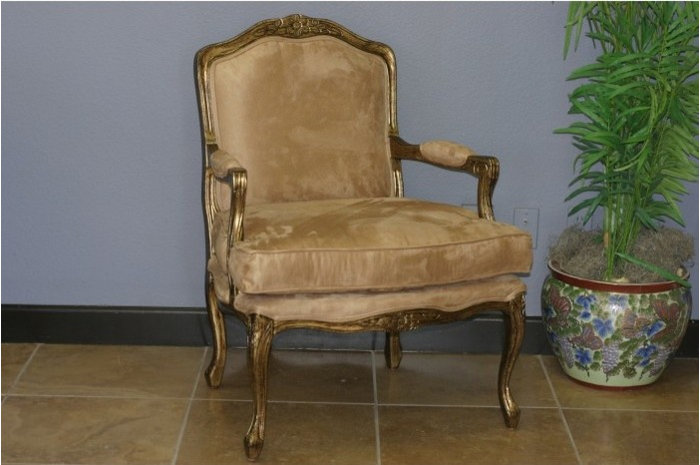 Traditional Lounge Chair - Traditional - Armchairs And Accent Chairs ...