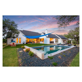 Modern Farmhouse - Farmhouse - Pool - Austin - by Deville Custom Homes ...
