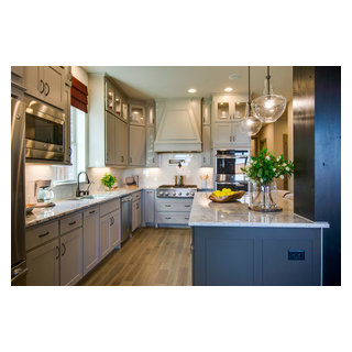 The Pinecrest - Kitchen - Houston - by David Weekley Homes | Houzz UK