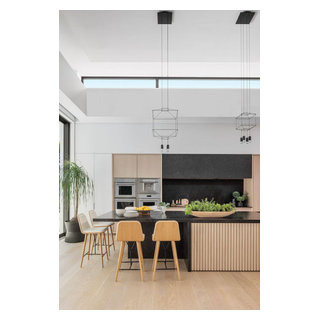 Pinecrest - Modern - Kitchen - Miami - by WECSELMAN DESIGN | Houzz