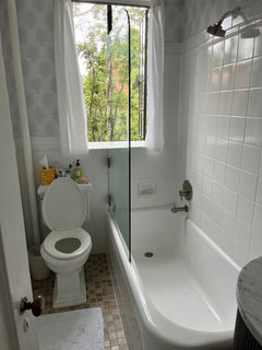 Insane bathroom window placement???