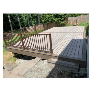 Trex rocky harbor with coastal bluff picture frame - Modern - Deck ...