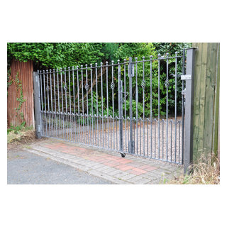 Driveway gate with built in self closing pedestrian gate - Traditional ...