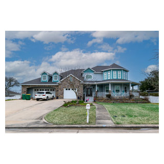 Waterfront Re-Paint featuring Sherwin Williams Emerald Rain Refresh ...