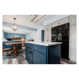 Stunning Transitional Hybrid Kitchen Remodel Done in a Two-Tone Color ...