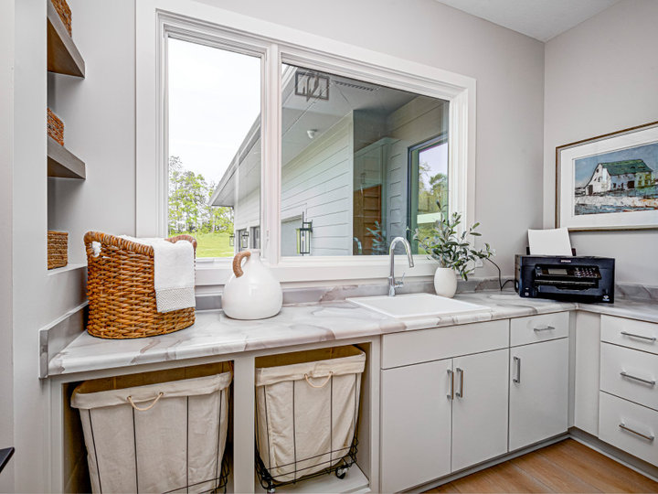 Modern Laundry Room – Laundry – Elijah Armstrong