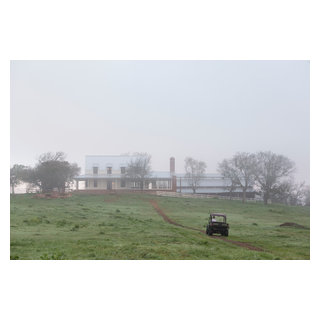 Pendleton Farm - Farmhouse - Austin - by Cuppett Kilpatrick ...