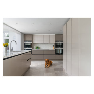 Stunning Gloss Handleless Kitchen - Contemporain - Cuisine - Hampshire ...