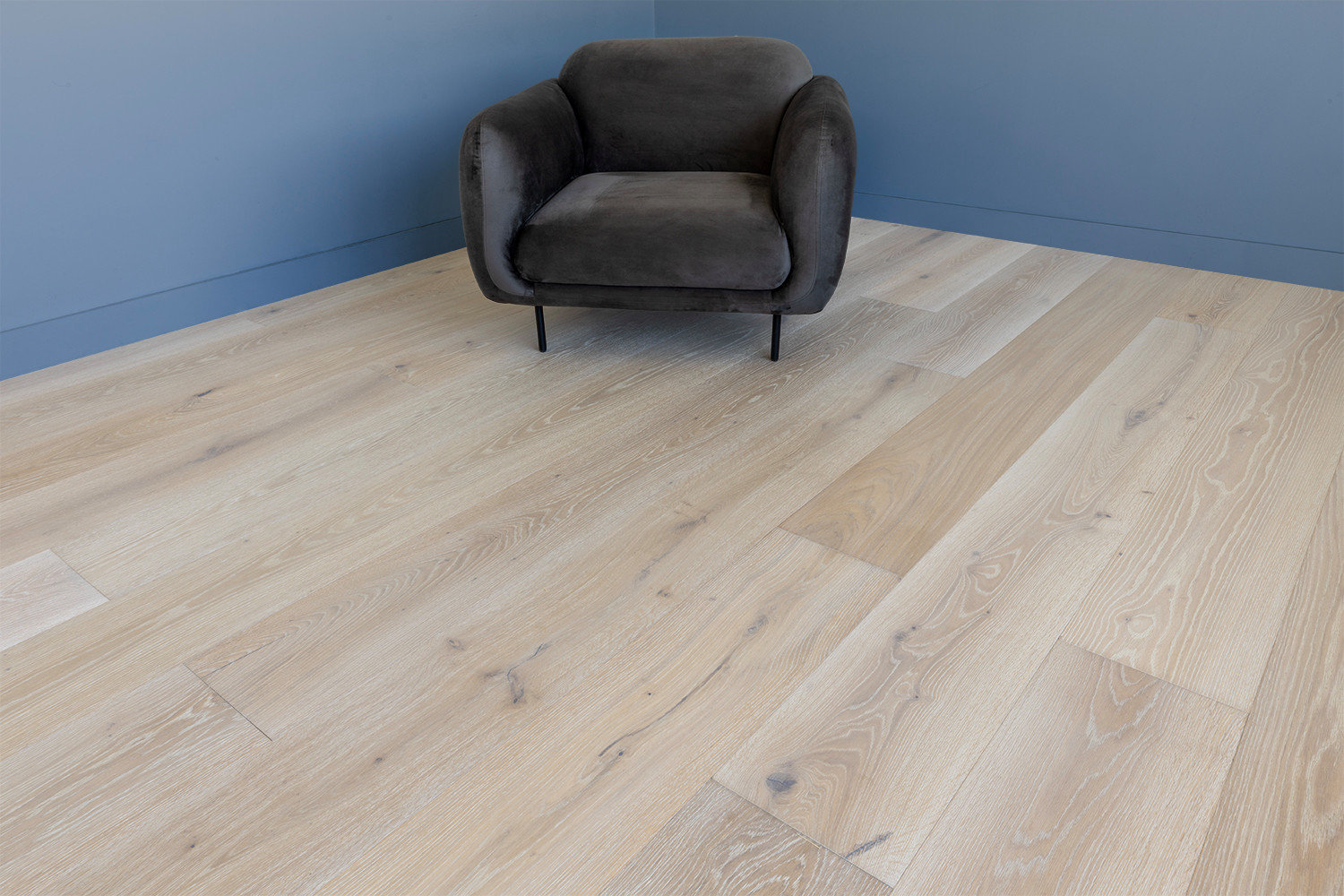 Salare Lacquer 10-1/4" Wide White Oak Engineered Hardwood Flooring ...