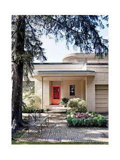 Help decorating around an off-centered front door