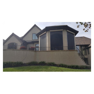 Phantom Executive Motorized Retractable Screen - Loch Lloyd, MO ...
